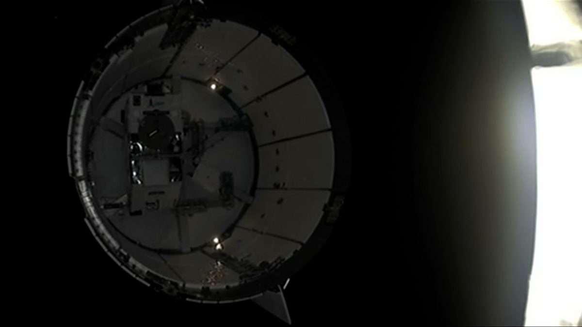 Dragon Separates From Second Stage Spacex Cargo Resupply Mission 27